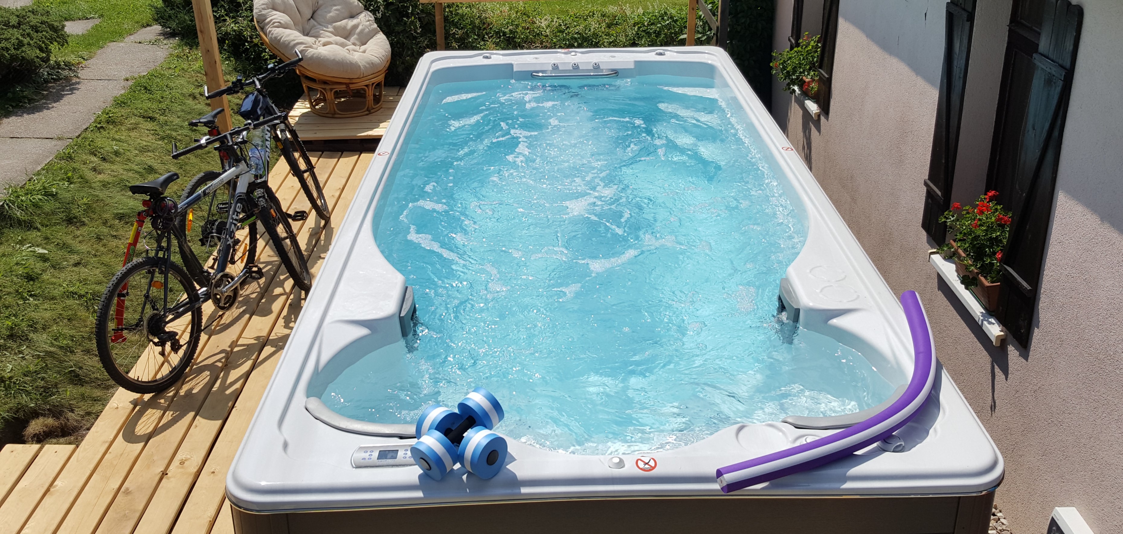 Baseny ogrodowe Jacuzzi® – jak przygotować się na sezon zimowy?